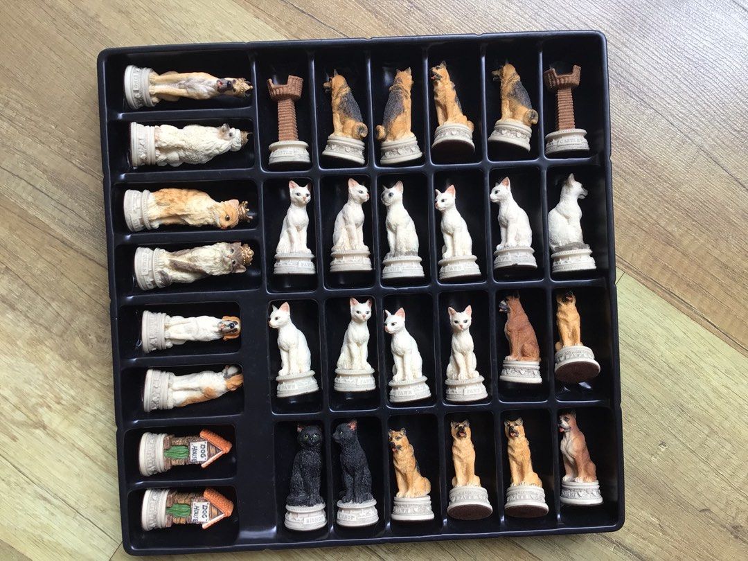 Dogs and Cats Chess Set, Hobbies & Toys, Memorabilia & Collectibles ...