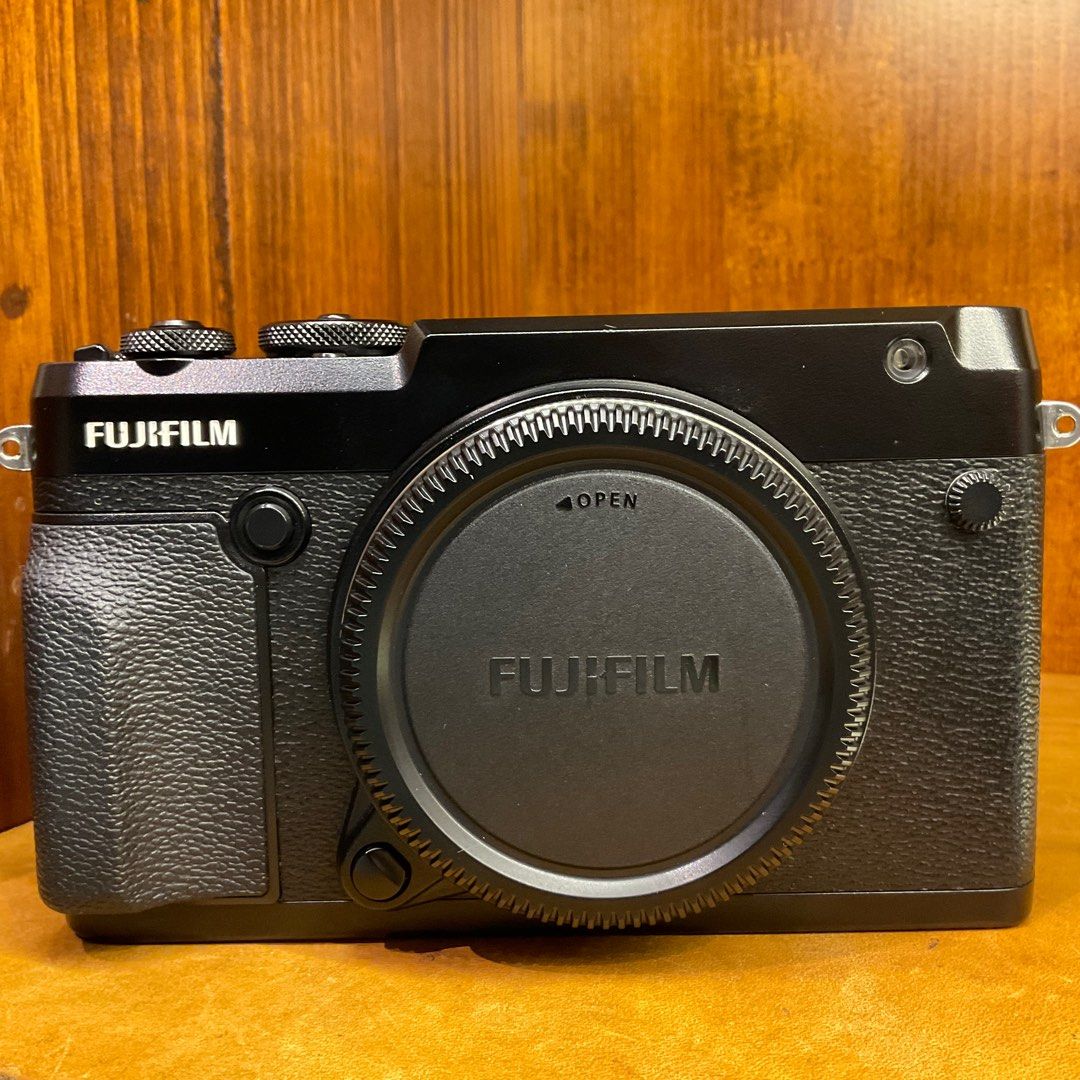 Fuji GFX 50R w/charger (84053141), Photography, Cameras on Carousell