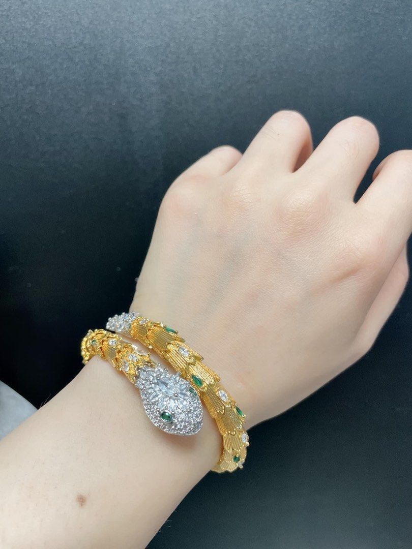 Gala-Ready: Serpenti Snake Necklace Set in Ruby and Emerald - Korean ...