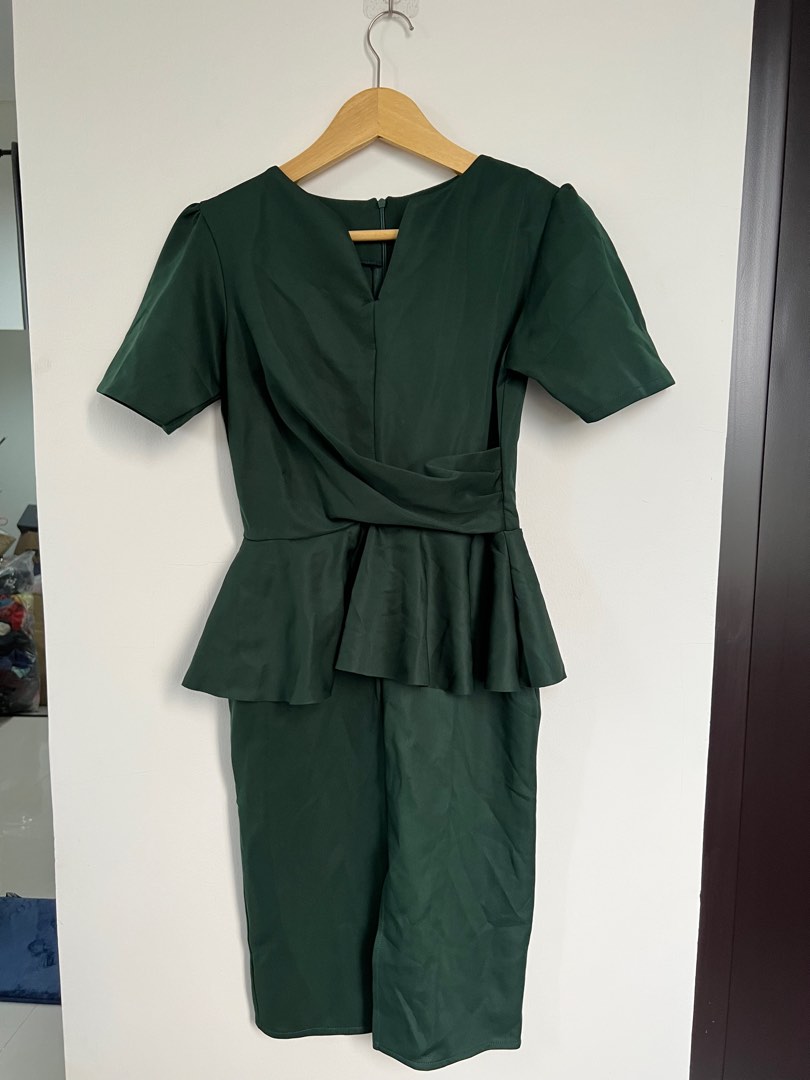 Green dress korea formal, Fesyen Wanita, Pakaian Wanita, Gaun & Rok di ...
