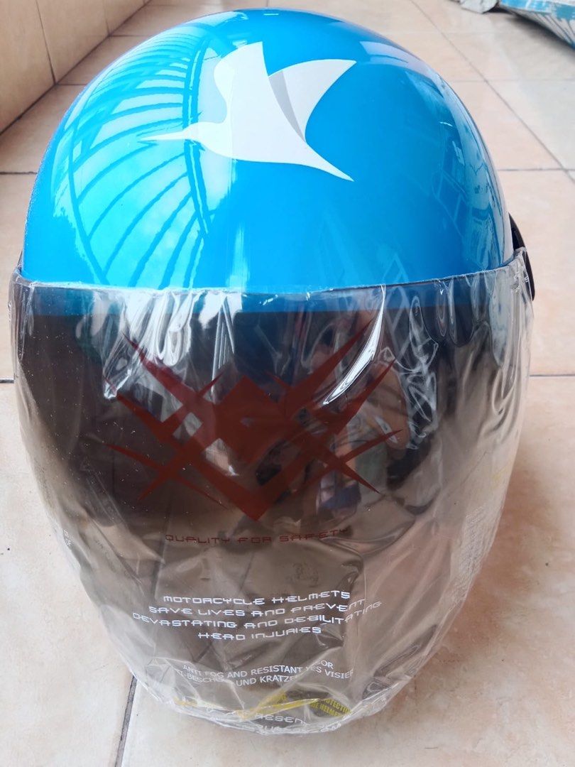 Helm dan jaket biru, Olah Raga, Perlengkapan Olahraga Lainnya di Carousell