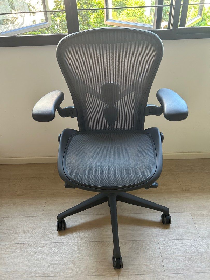 Herman Miller Aeron Chair Remastered A, B, C w Headrest, Furniture ...