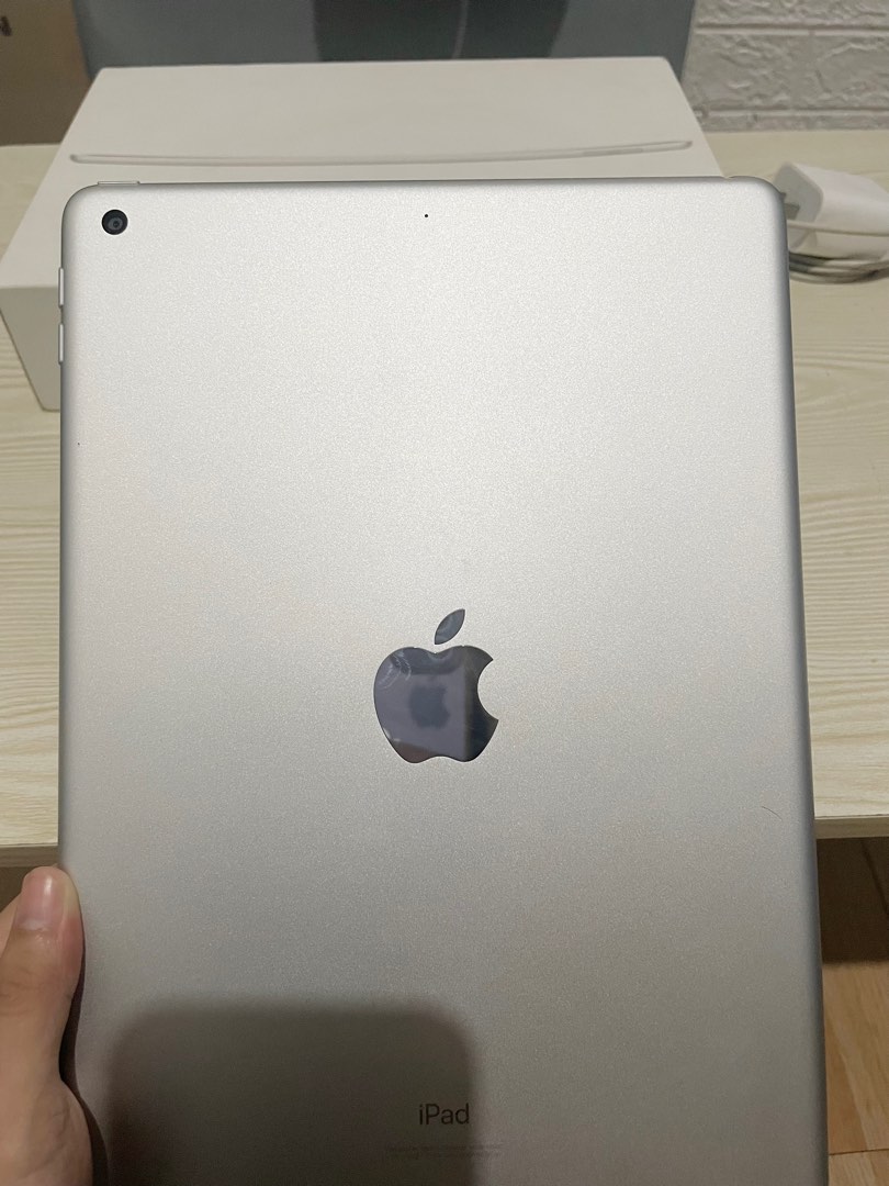 iPad 9th generation, Mobile Phones & Gadgets, Tablets, iPad on Carousell