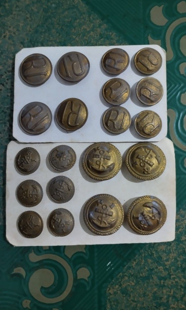 Kancing baju kuno, Antik, Pajangan di Carousell