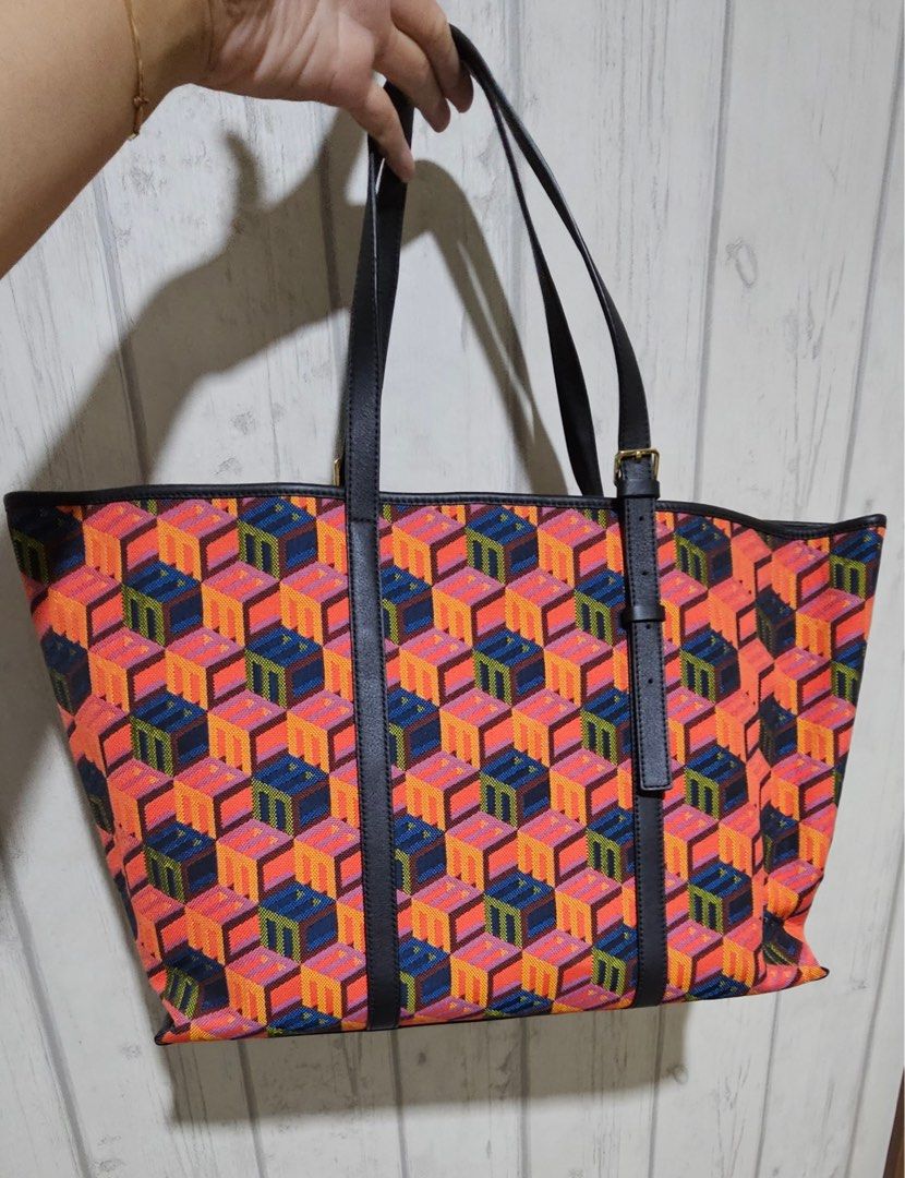 MCM cubic monogram jacquard tote, Barang Mewah, Tas & Dompet di Carousell