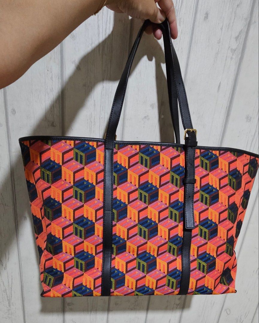 MCM cubic monogram jacquard tote, Barang Mewah, Tas & Dompet di Carousell