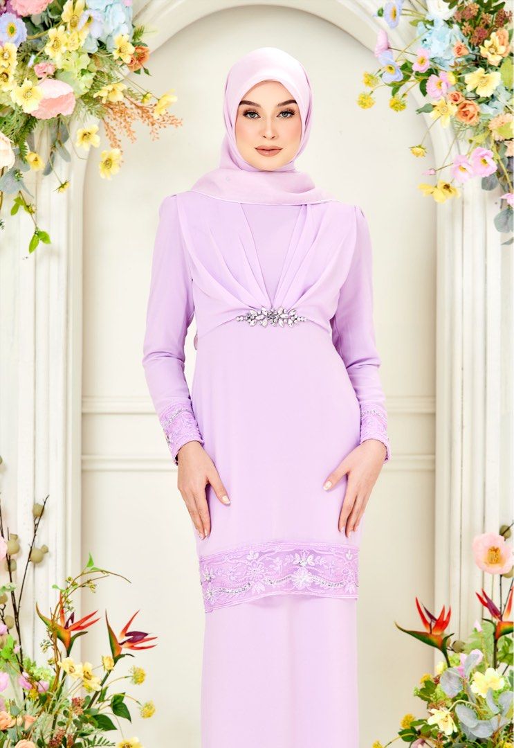 Minaz Inara Hijabista Baju tunang nikah, Women's Fashion, Muslimah ...