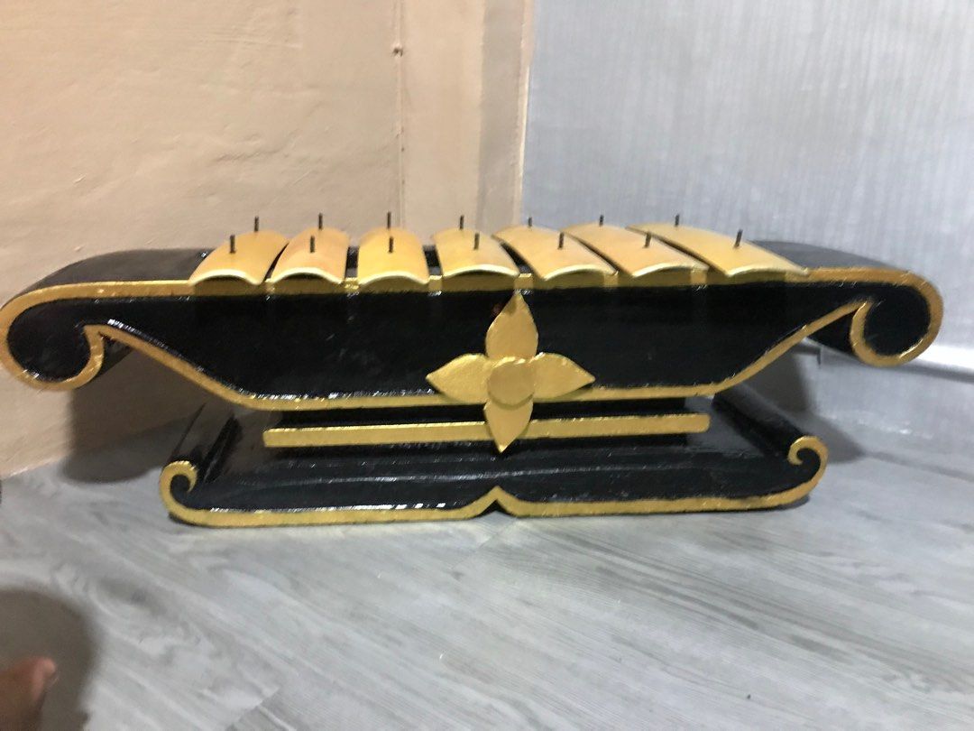 Old Gamelan saron, Hobbies & Toys, Music & Media, Musical Instruments ...
