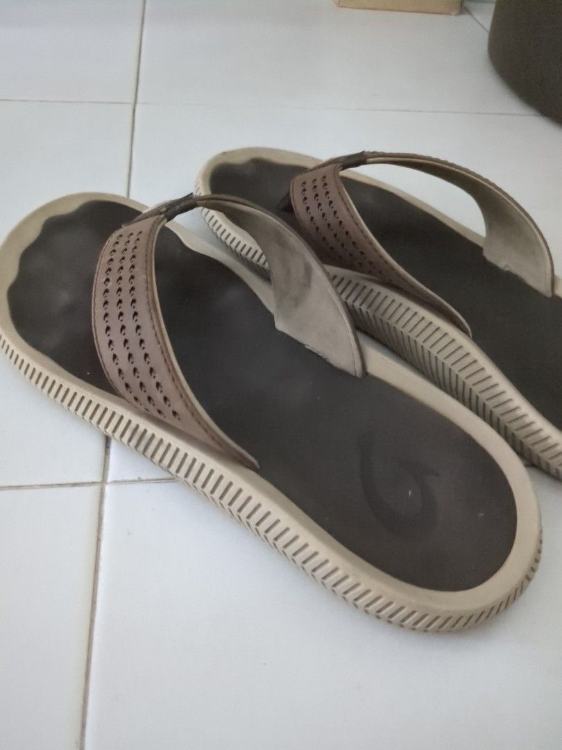 Olukai Ulele Slippers, Luxury, Sneakers & Footwear on Carousell
