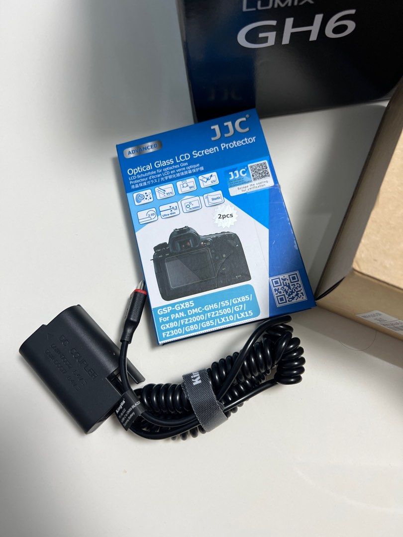 Like New GH6 Panasonic + Smallrig Cage + 5 original battery (purchased 24/5/23), Photography ...