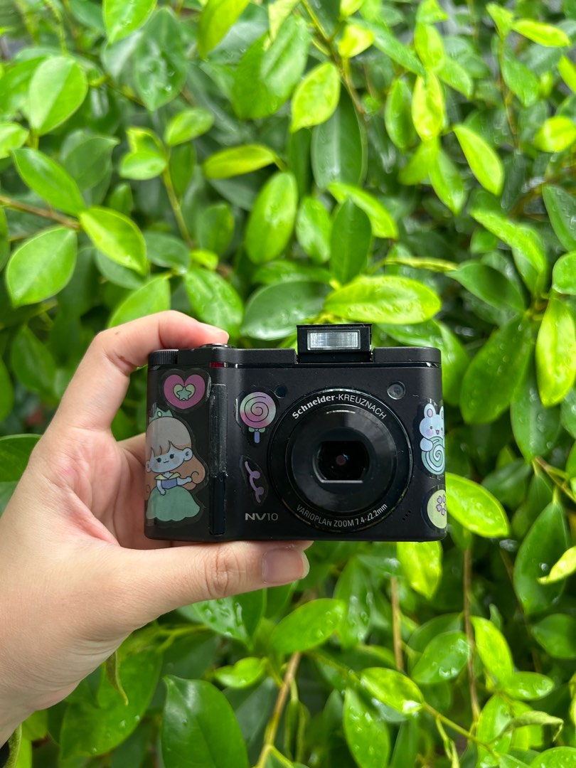 Rare Samsung NV10 Digicam, Photography, Cameras on Carousell