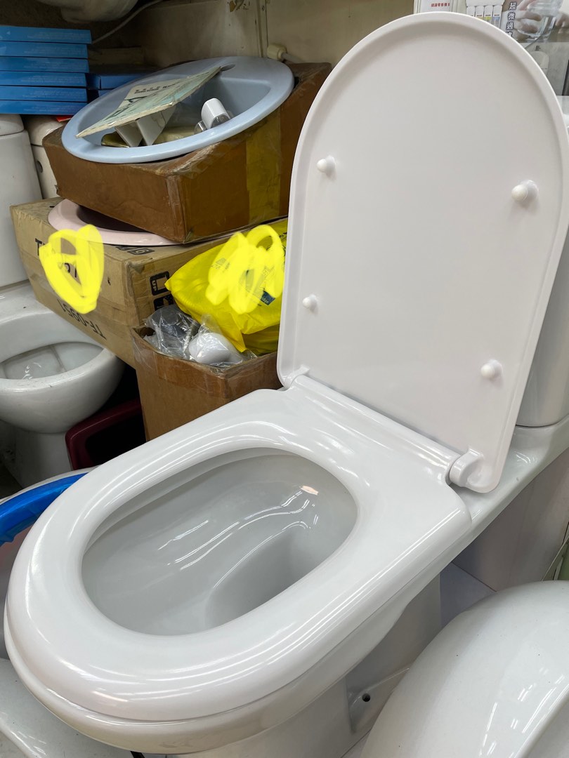 Roca Atis 代用油壓廁所板 （Roca Atis applicable soft closing toilet seat), 傢俬 ...