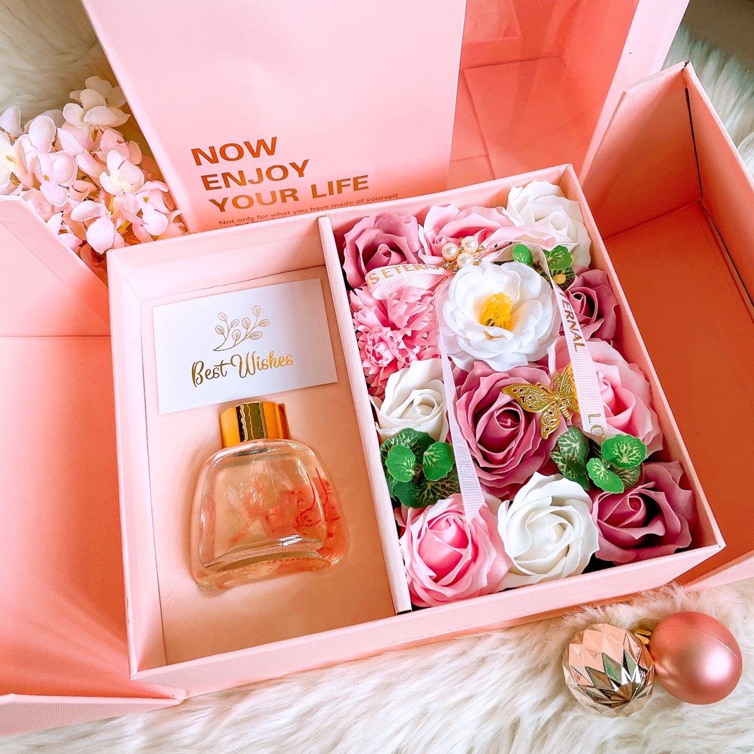 [SALE] Brielle Pink Flower box with preserved flower home diffusers ...