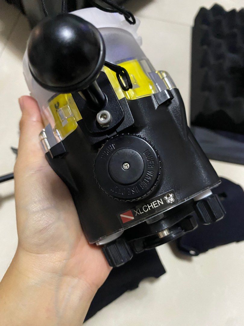 Sea and Sea YS-D2 Yellow Strobe (per piece) on Carousell