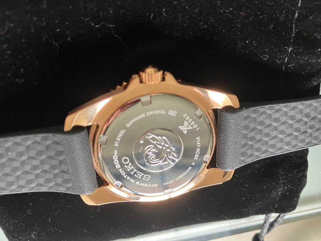 Seiko SNE586 Rose Gold Solar Quartz Diver, Men's Fashion, Watches ...