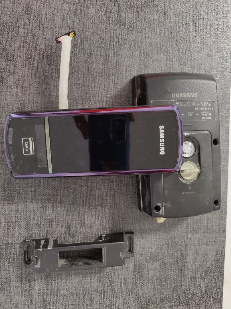Simple Samsung Digital lock SHS 1321, Furniture & Home Living, Security ...