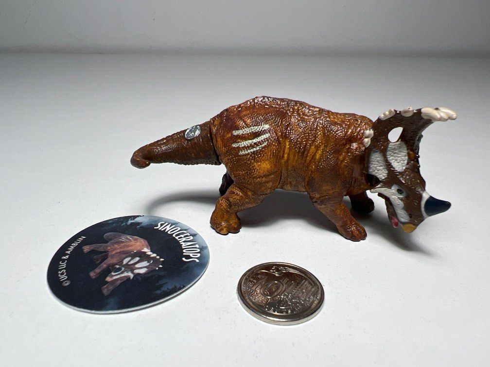 Sinoceratops - Stegosaurus - Captivz Collection Series 2 Jurassic World ...