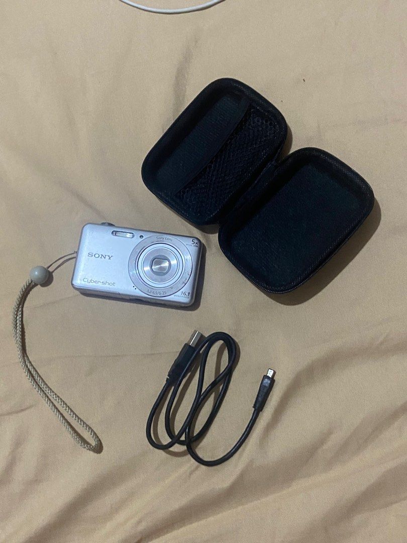 SONY CYBERSHOT DIGICAM, Photography, Cameras on Carousell