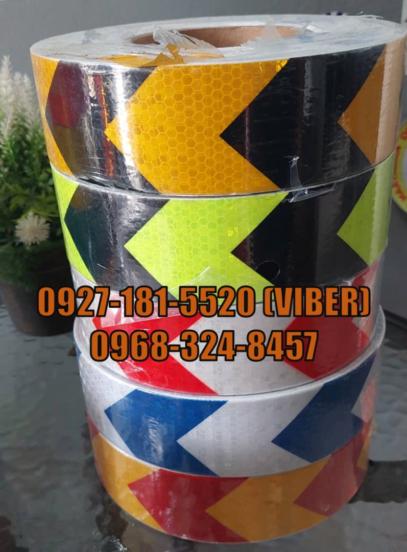 sticker with reflector arrow sign on Carousell