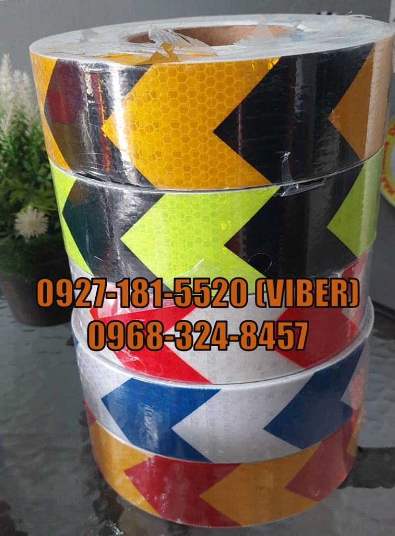 sticker with reflector arrow sign on Carousell