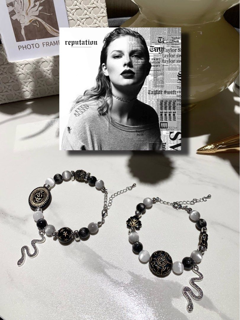 Taylor Swift friendship bracelet Reputation, Women's Fashion, Jewelry ...