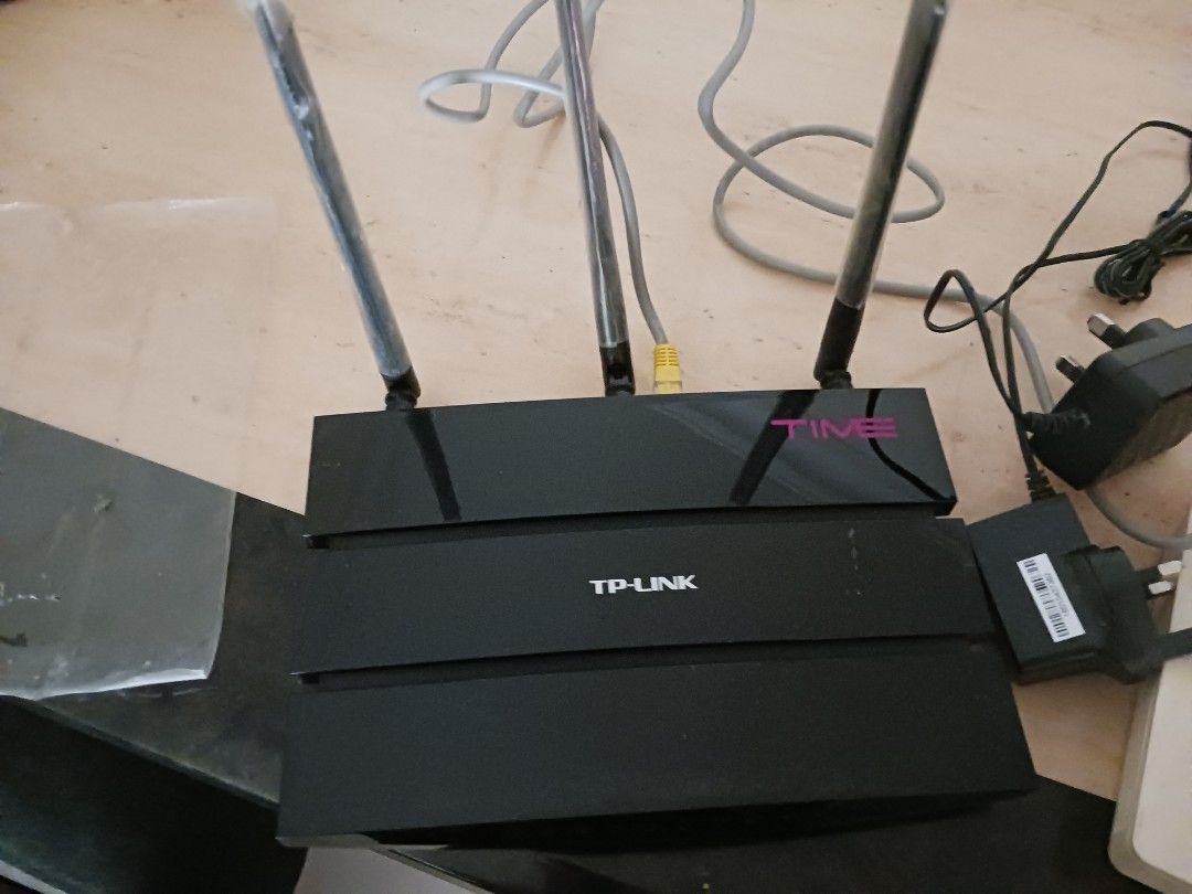 TIME TP LINK router and Huawei modem, Computers & Tech, Parts ...