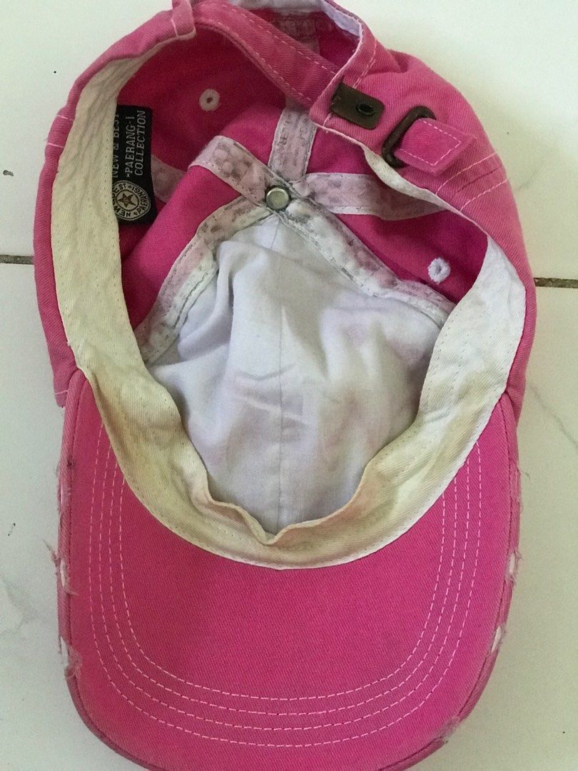 Topi Y2k merk, Fesyen Wanita, Aksesoris di Carousell