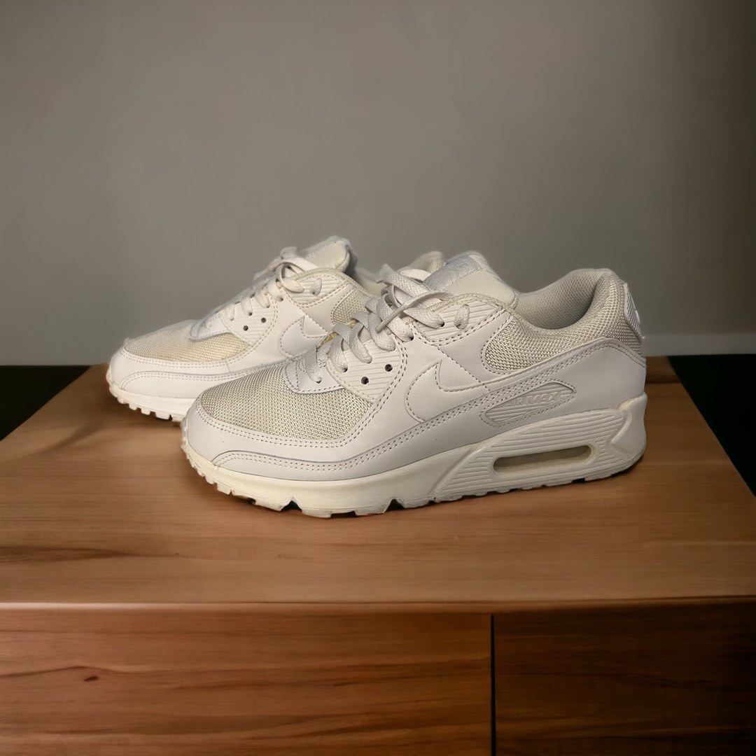 Triple White Nike AirMax 90, Men's Fashion, Footwear, Sneakers on Carousell