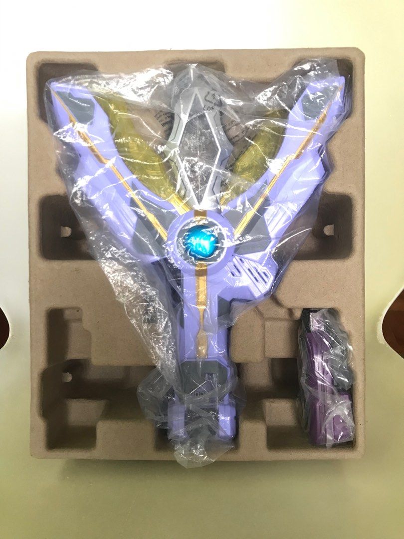 Ultraman Trigger DX Guts Spark Lens, Hobbies & Toys, Toys & Games on ...