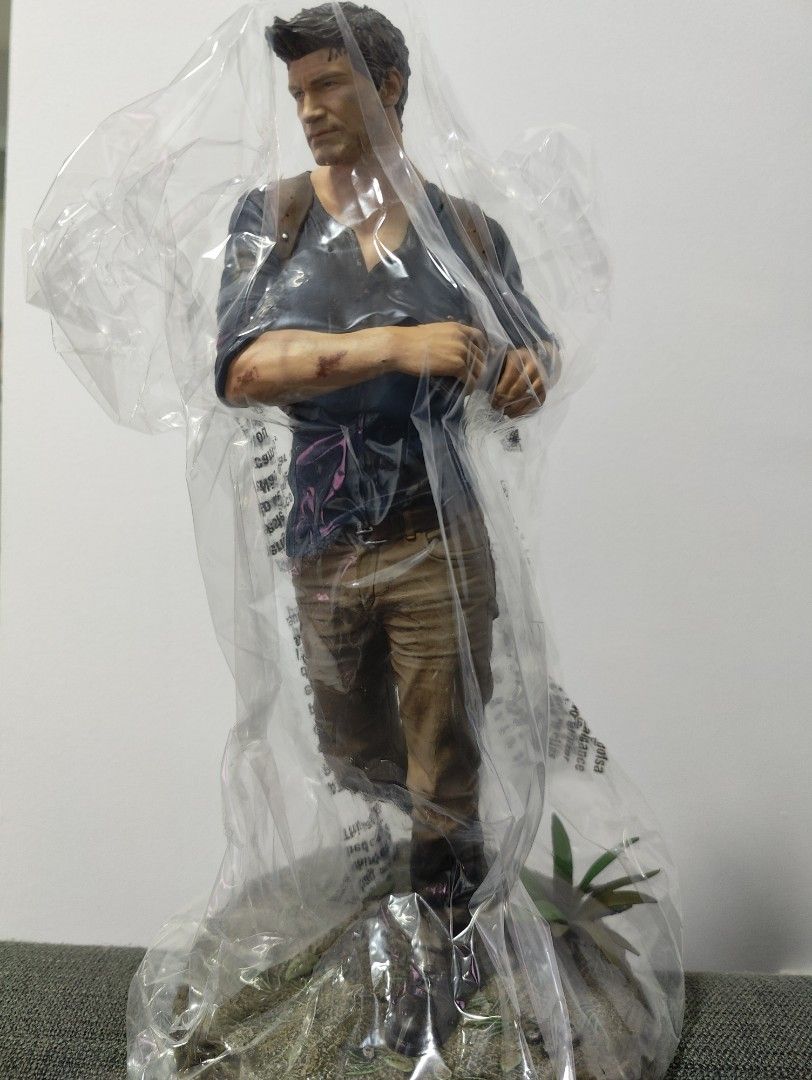 Uncharted 4 Collector's Edition Nathan Drake Figure, Hobbies & Toys ...