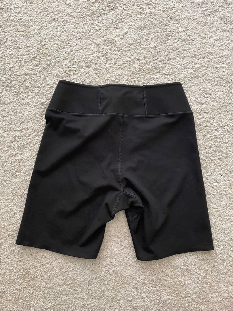 Uniqlo Bike shorts, Women's Fashion, Activewear on Carousell
