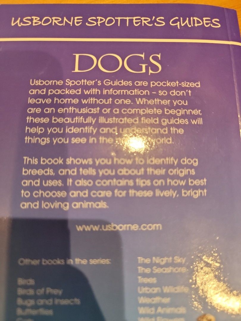 全新英文Usborne Spotter's guide Dogs, 興趣及遊戲, 書本 & 文具, 小朋友書 - Carousell