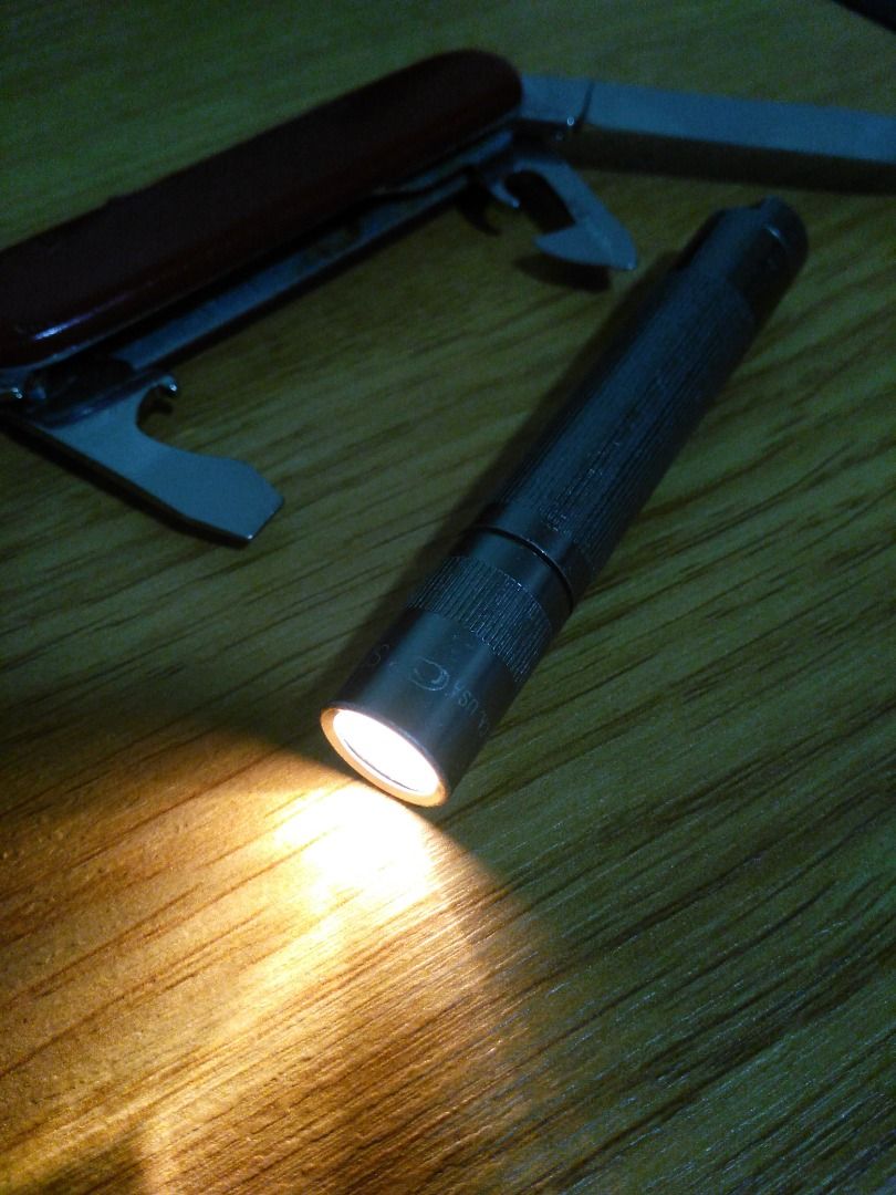 (RESERVED) VINTAGE Victorinox - Swiss Army Knife RECRUIT & Maglite ...