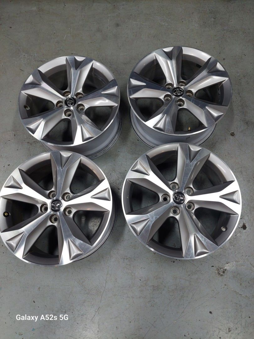 18" Lexus original wheel" pcd 5X114.3, Car Accessories, Tyres & Rims on ...