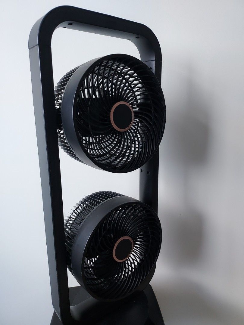 2 blade fan, Furniture & Home Living, Lighting & Fans, Fans on Carousell