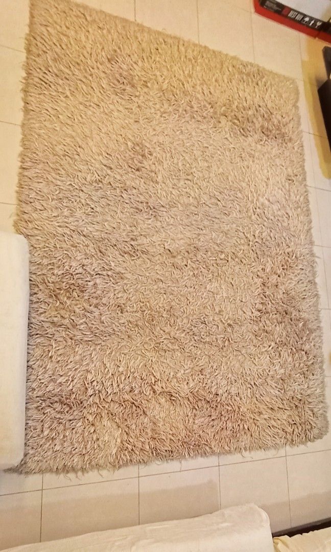 5ft x 7ft Large Beige Shaggy Carpet on Carousell