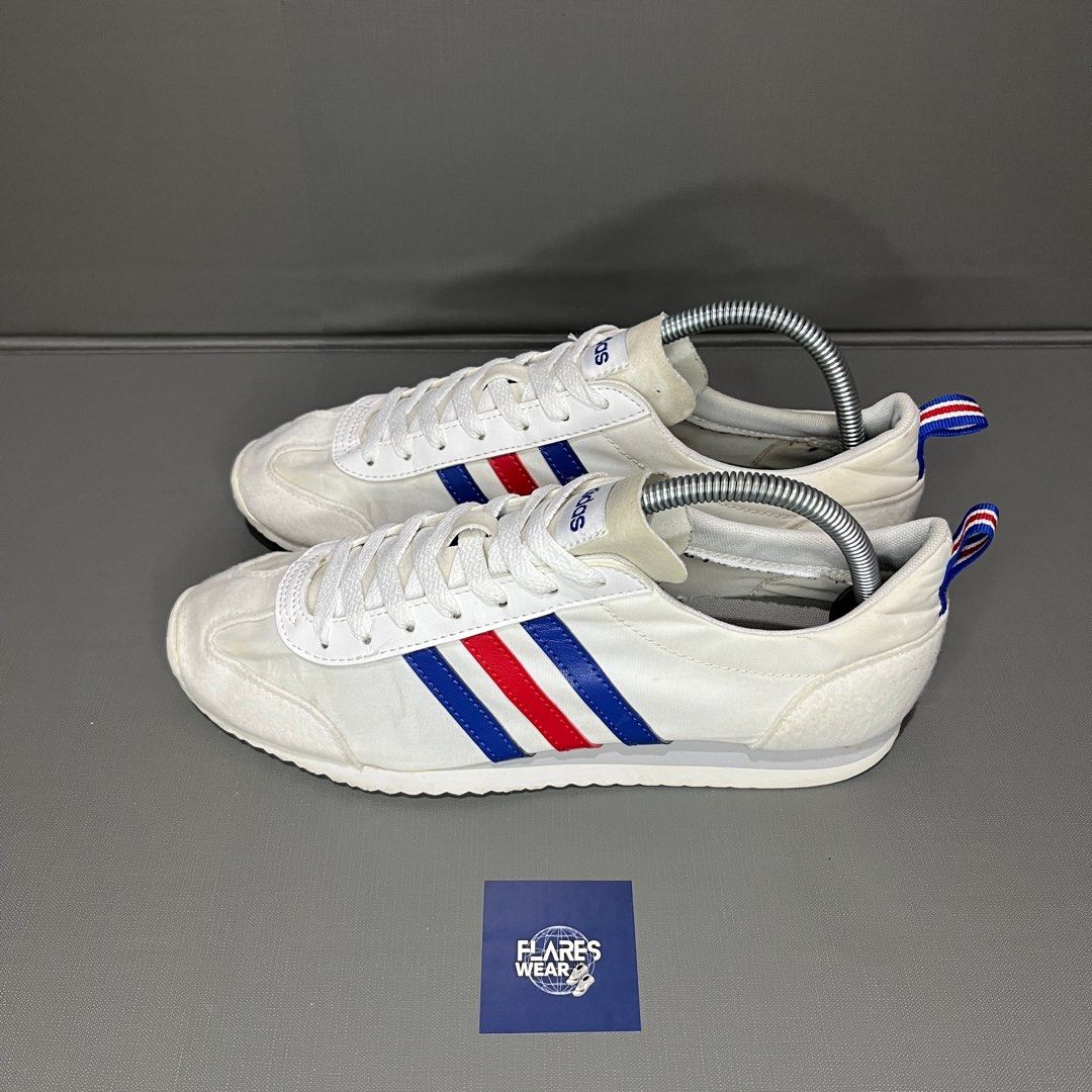 ADIDAS JOG, Fesyen Pria, Sepatu , Sneakers di Carousell