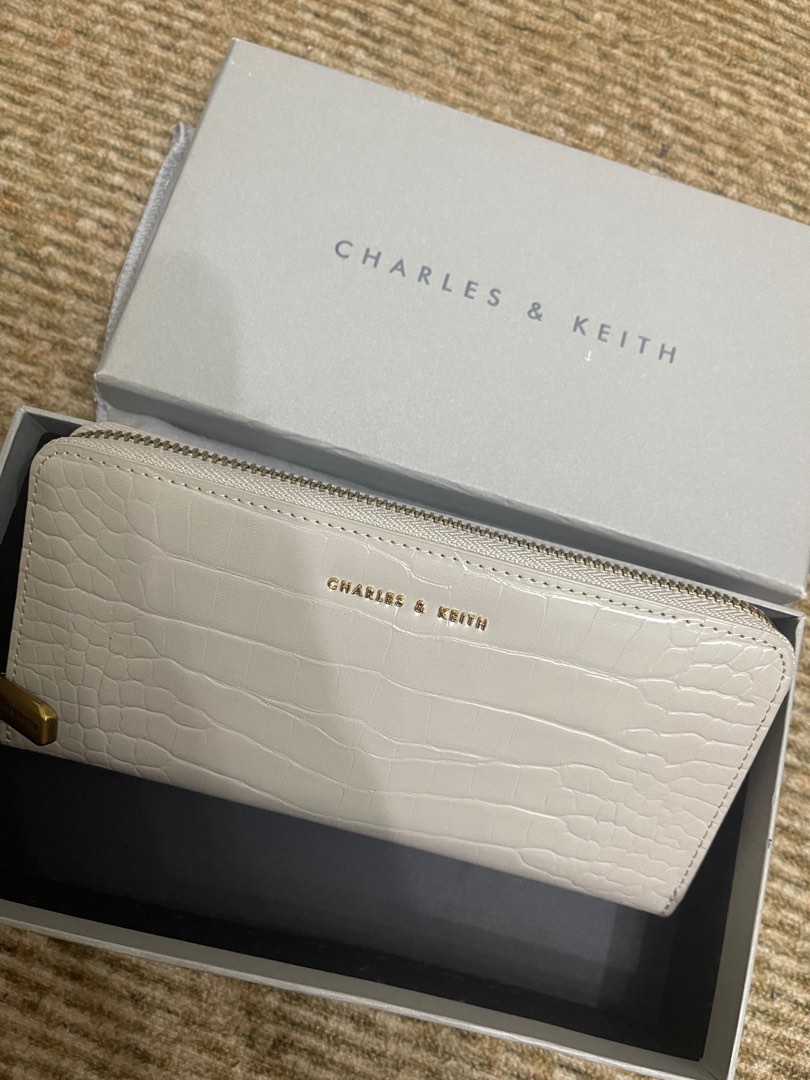 Charles and Keith Wallet on Carousell
