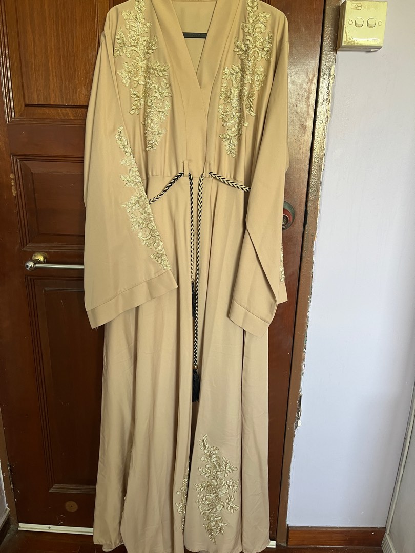 Closed Abaya with string, Women's Fashion, Muslimah Fashion, Kaftans ...