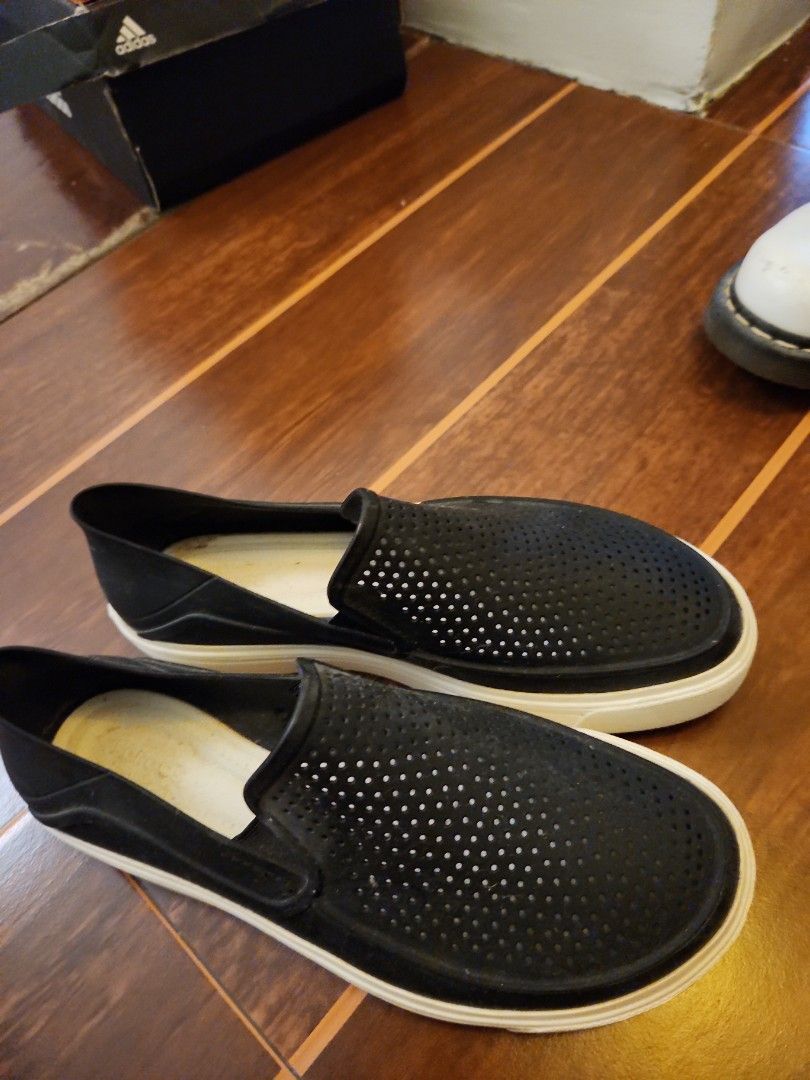 Cross shoes on Carousell