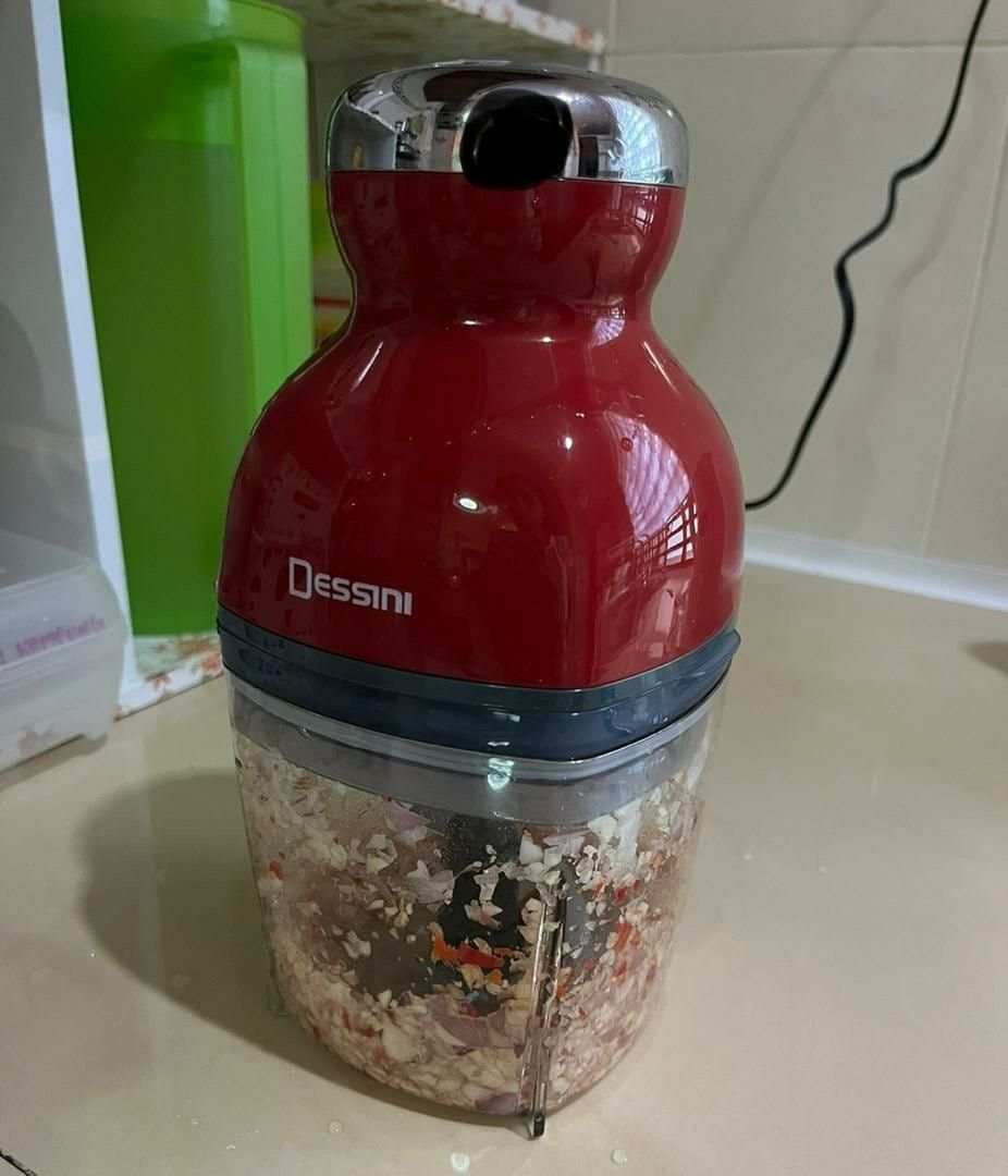 Dessini 900mL Capsule Cutter Spin Chopper Blender, TV & Home Appliances ...