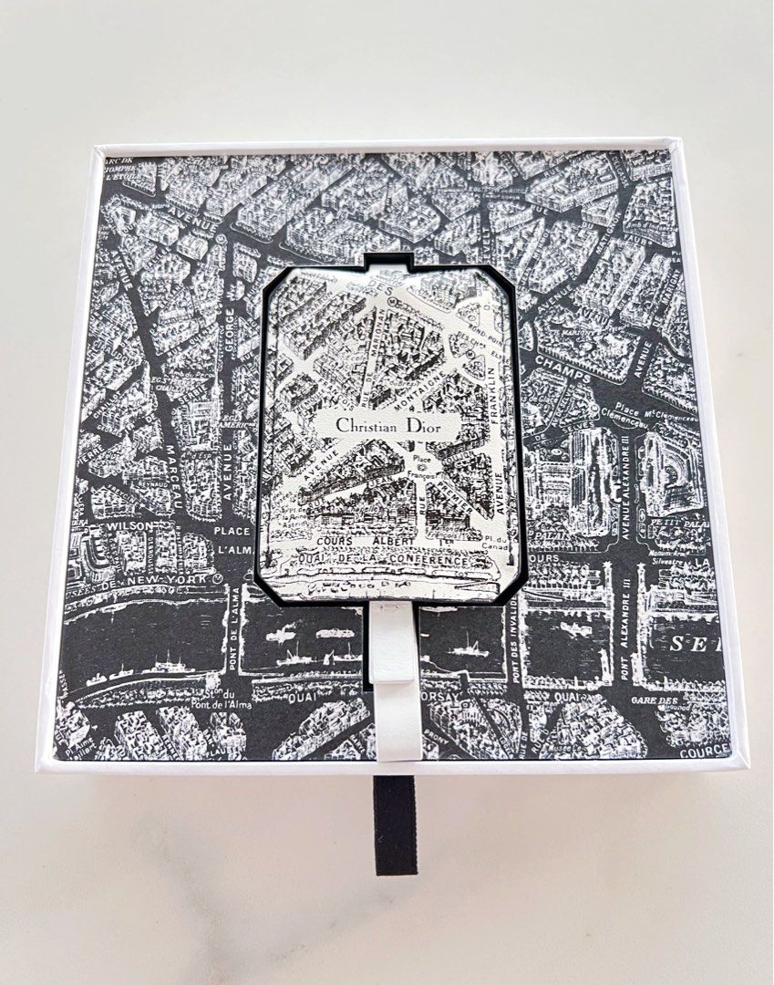 [6折]DIOR PARIS MAP 系列 2023 秋冬巴黎圖 精品吊飾, 名牌精品, 精品配件在旋轉拍賣