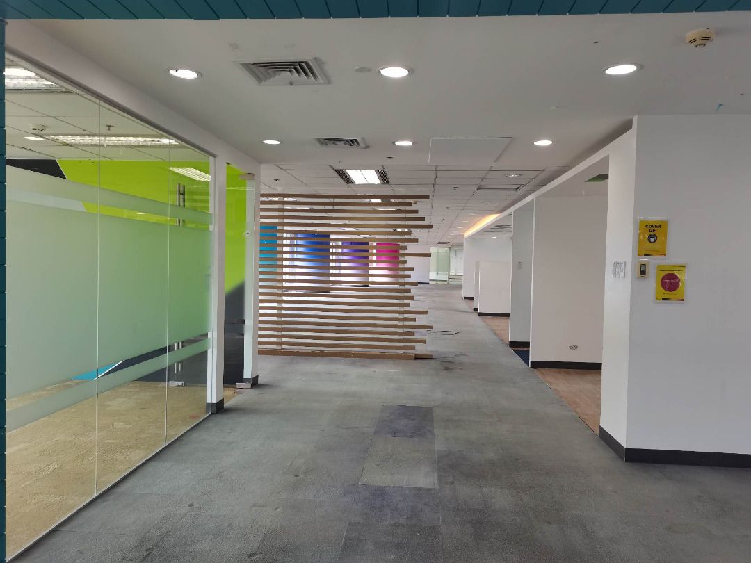 PBCom Tower Makati Whole Floor Office For Rent 1,377.81 sqm along Ayala ...