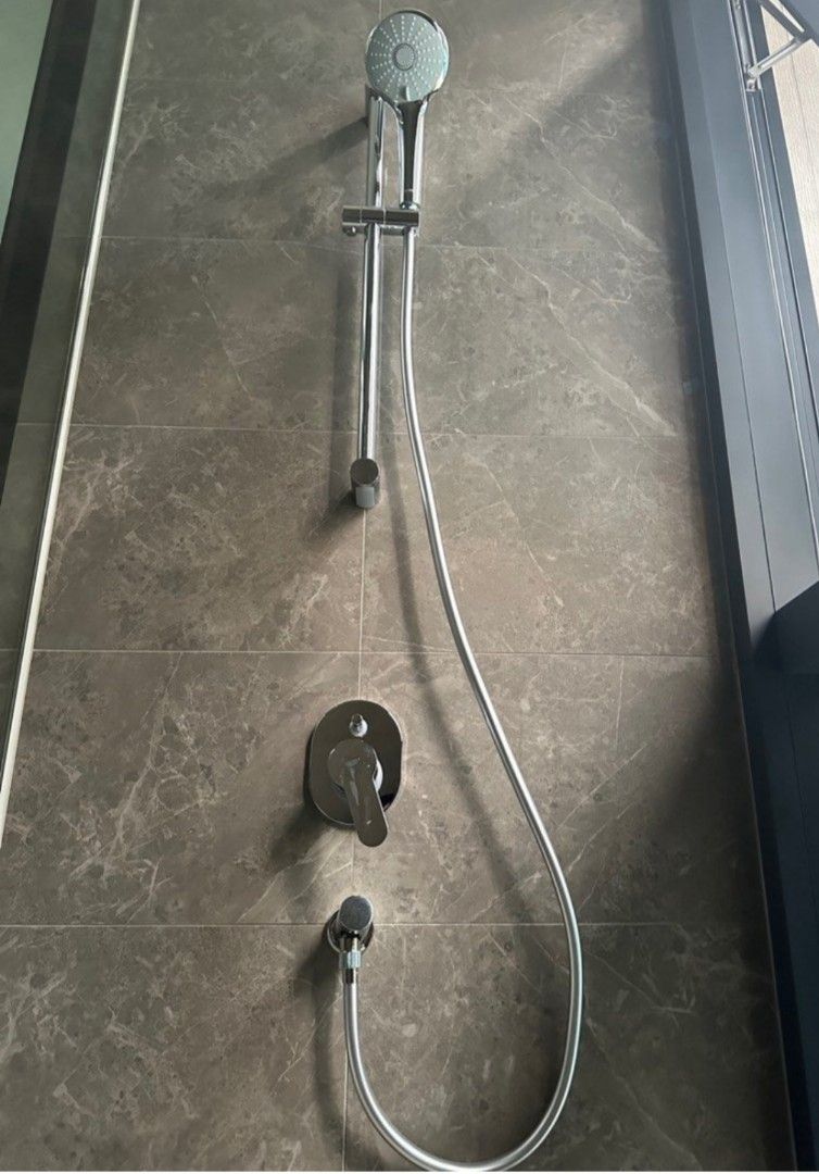 GROHE 29039000 BAUEDGE CONCEAL SHOWER MIXER AND RAIN SHOWER HEAD (Brand ...
