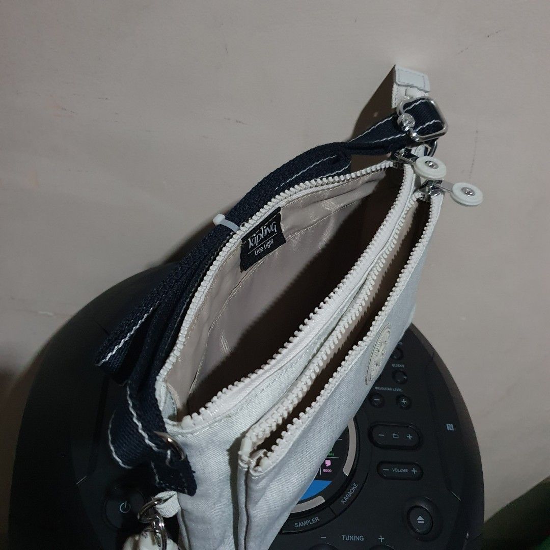 KIPLING MIKAELA on Carousell