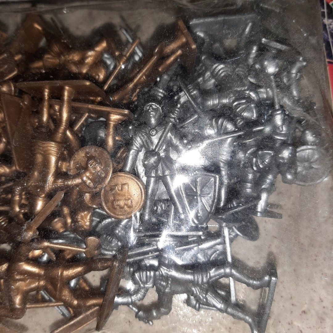 Knights tau tauhan palengke vintage toy on Carousell