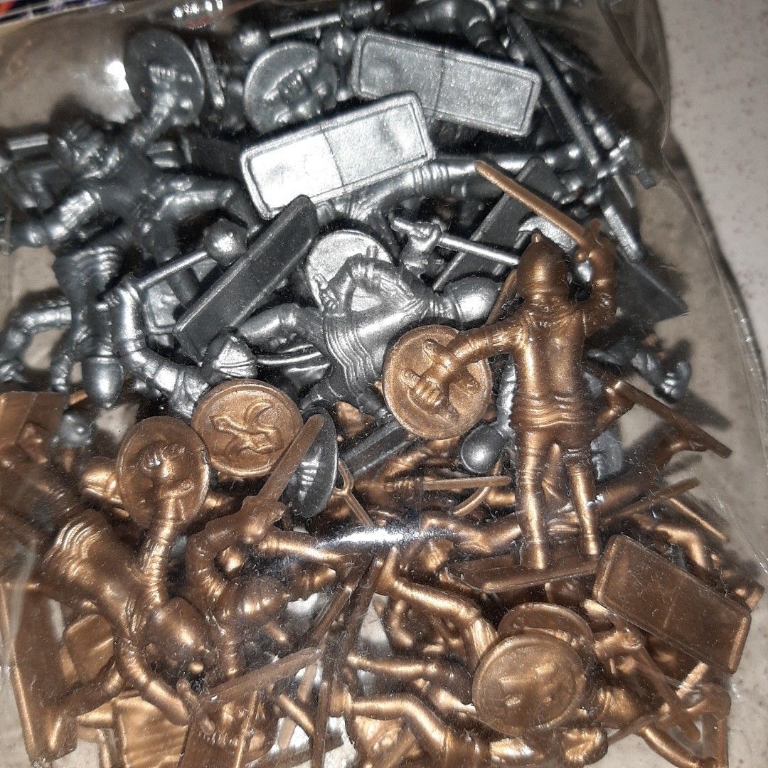 Knights tau tauhan palengke vintage toy on Carousell