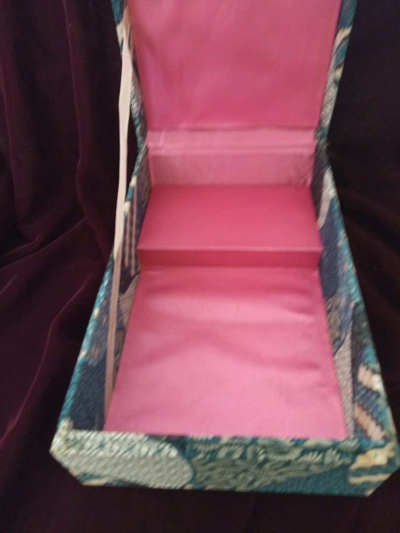 Kotak lapis kain batik on Carousell