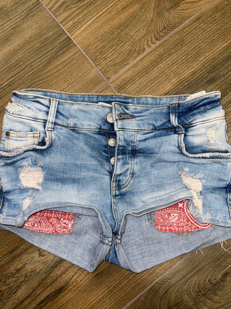 LIKE NEW BARELY WORN ZARA RIPPED DENIM LIGHT BLUE JEANS SHORT SHORTS ...