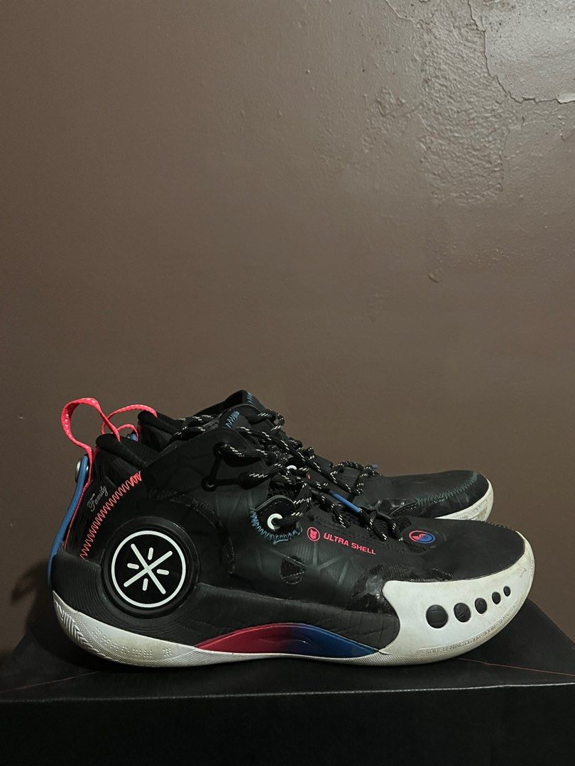 lining wade shadow 3, Men's Fashion, Footwear, Sneakers on Carousell